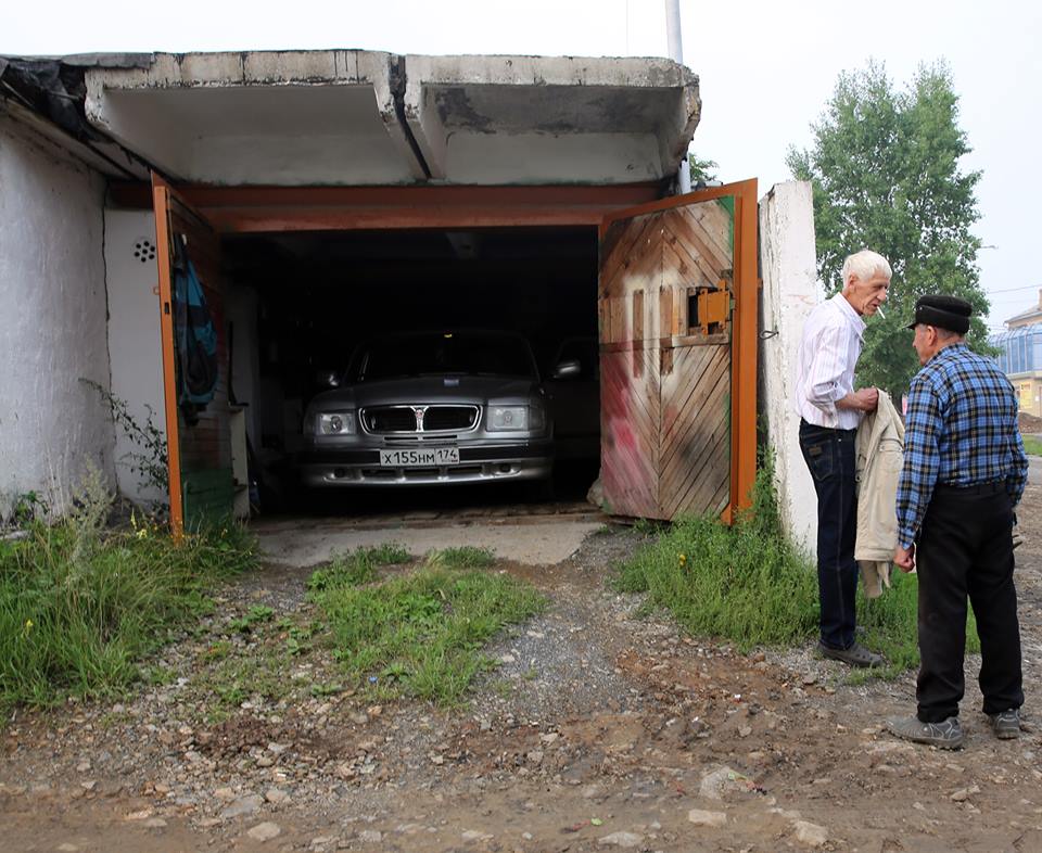 Town meets country: how sheds explain modern Russian life — New East ...