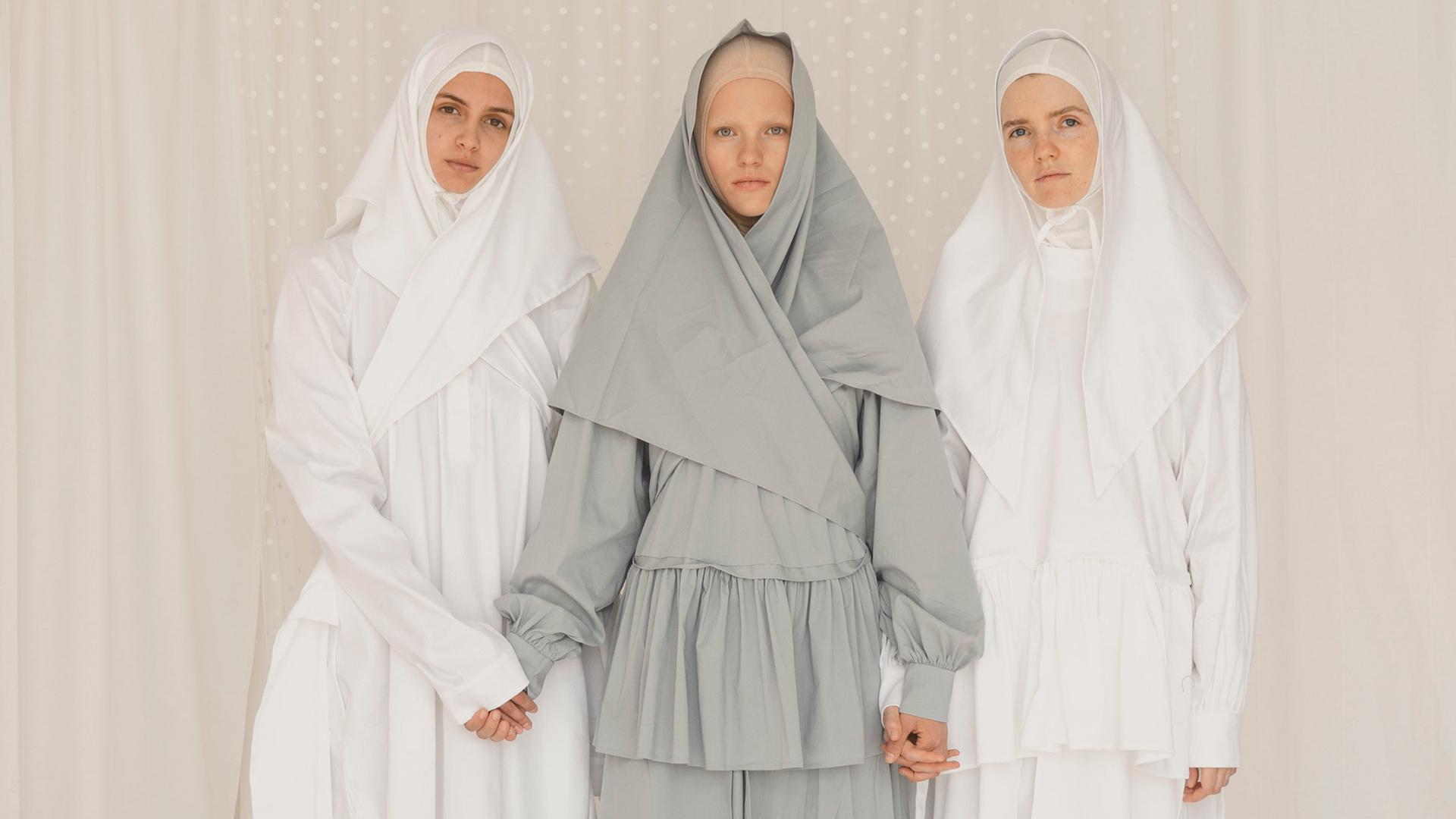 Blending modesty and modern design through contemporary Islamic attire ...