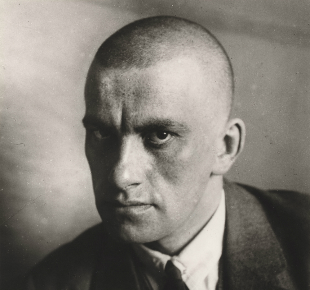 Iconic Poet Mayakovsky Honoured With Special Metro Train — New East Digital Archive